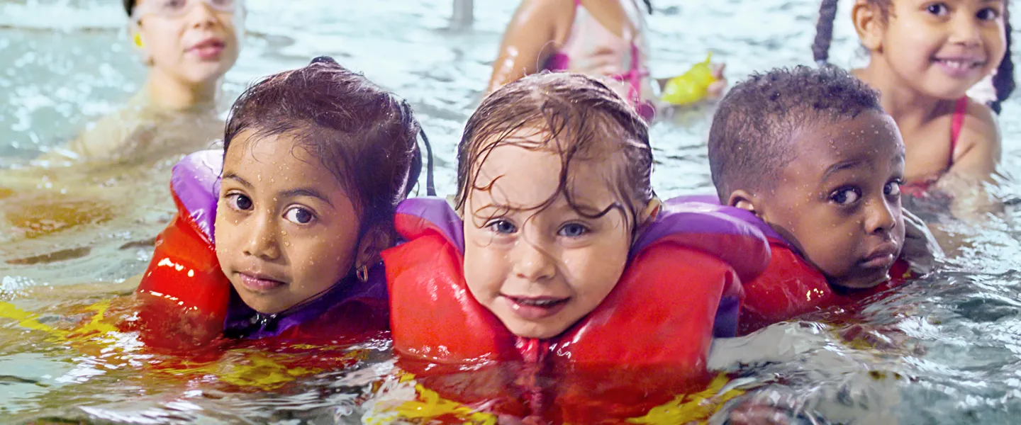 Swimming Lessons | YMCA-YWCA of Winnipeg